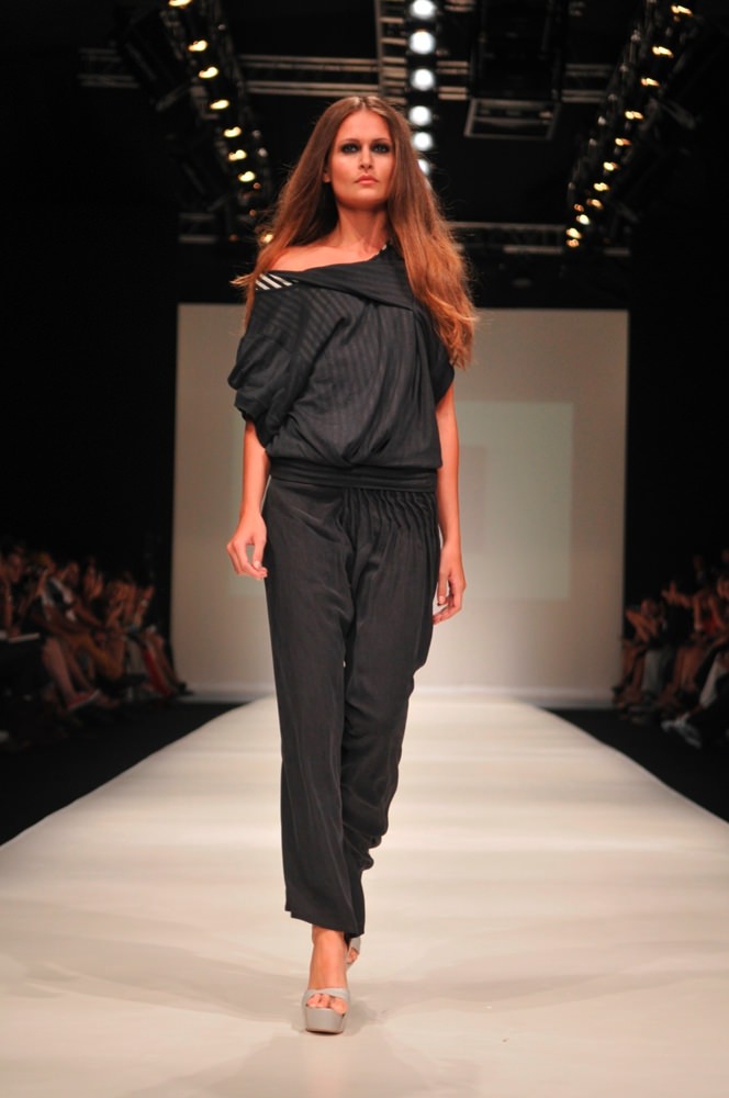 Özlem Kaya defilesi - MODA HABER Haberleri